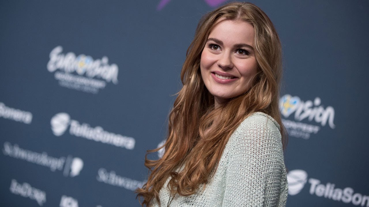 ESC-Siegerin Emmelie de Forest im Interview - YouTube