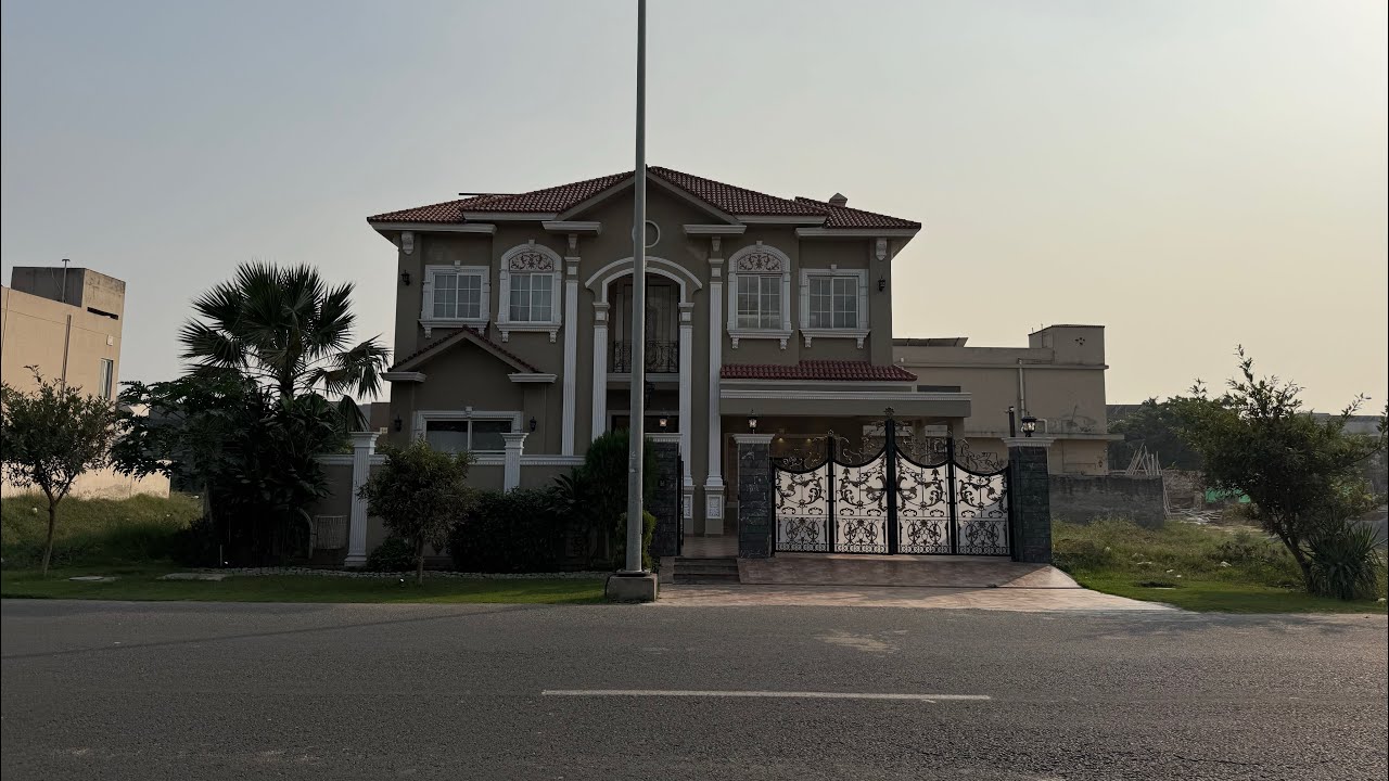 Inside 12 crore Italian designer house located on 70 ft wide road near ...