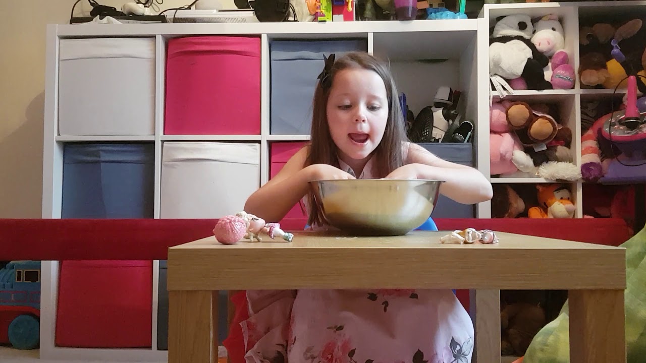 Brooke opens LOL - YouTube