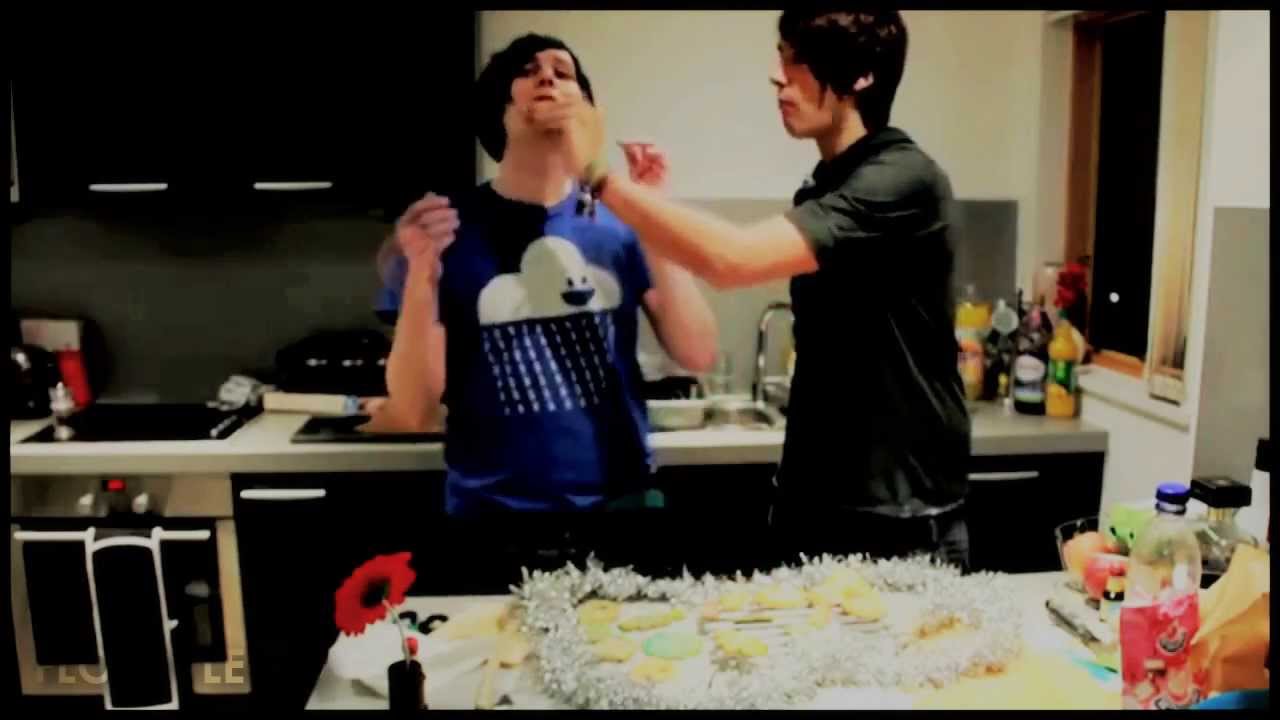 Dan And Phil Look Alikes Kissing