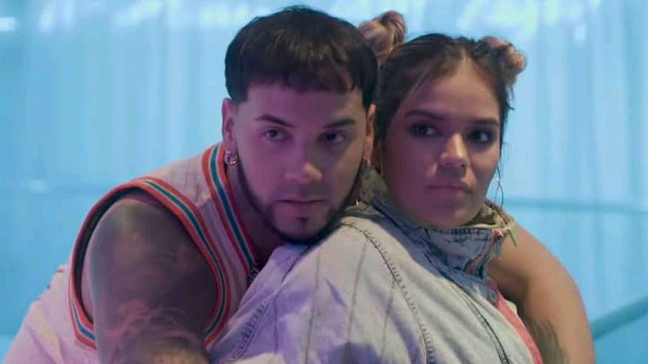 Follow (LETRA) Karol G y Anuel - YouTube