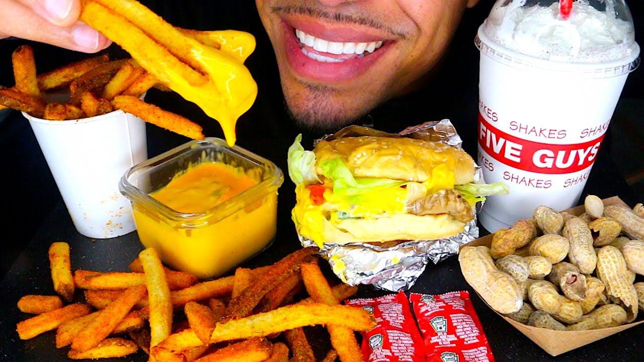 ASMR EATING FIVE GUYS CHEESE SAUCE CAJUN FRIES CHEESEBURGER OREO ...