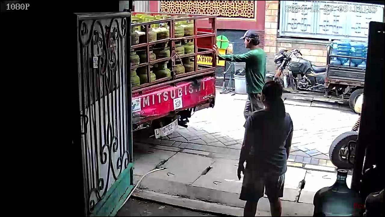 kedatangan LPG 3kg - YouTube