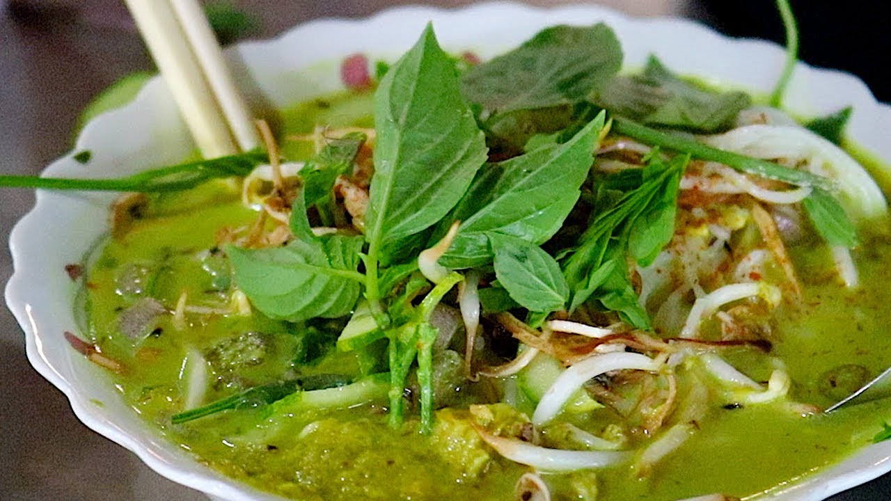 STREET FOOD AT CENTRAL MARKET | Phnom Penh, Cambodia - YouTube
