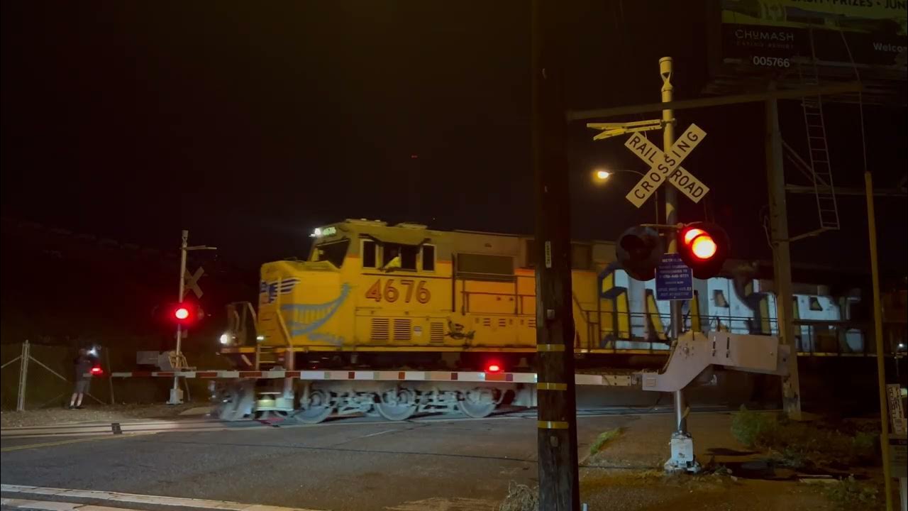 UP 4676 rolls through Ventura Boulevard #1 Railroad Crossing, Montalvo CA 4-9-24 - YouTube