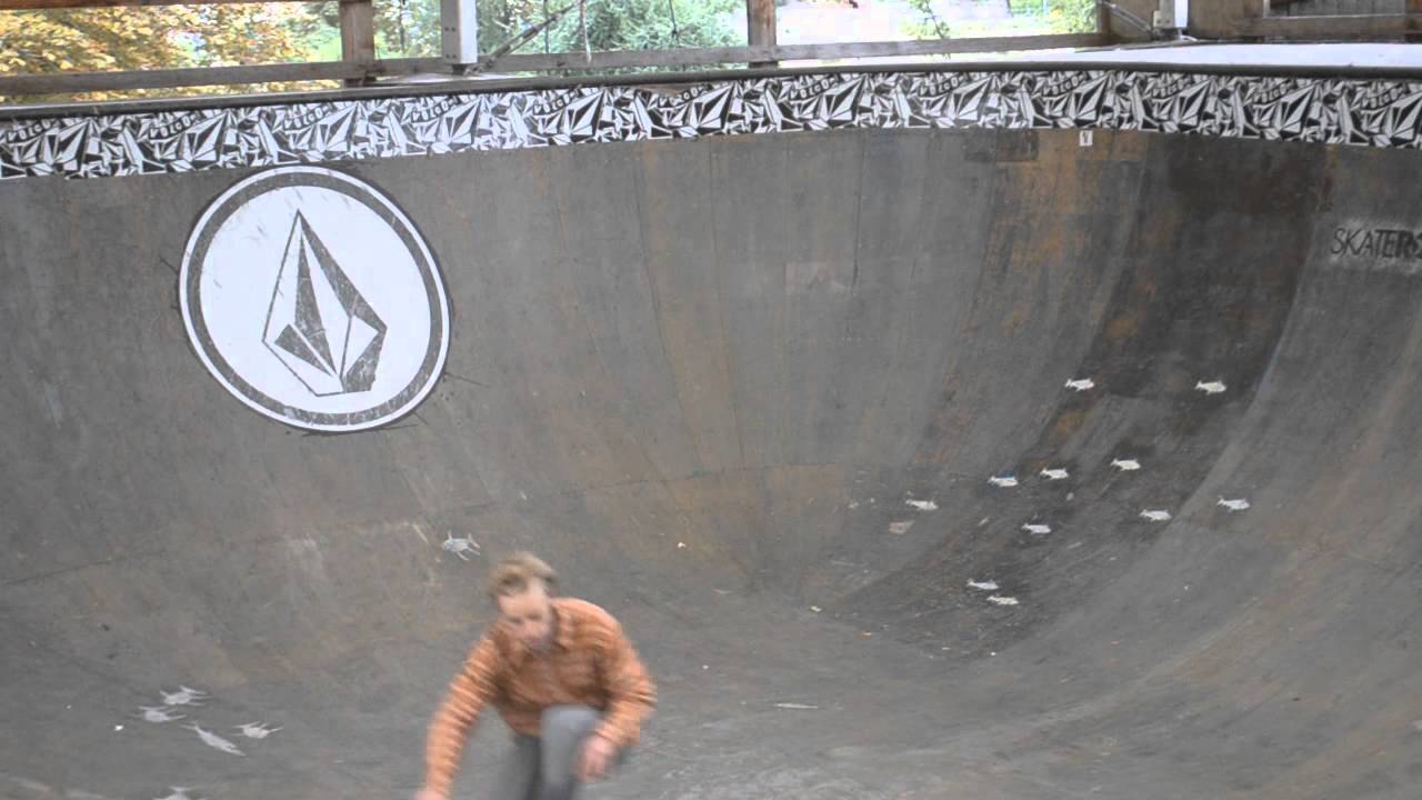Unlocal Longboard in Pool. Praha Mystic Skatepark. - YouTube