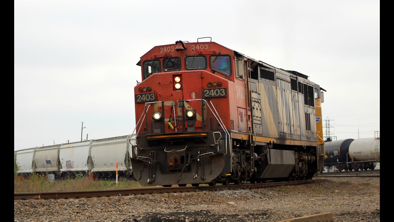 Barn! CN 2403 Leads MBTHOX into Settegast Yard - YouTube