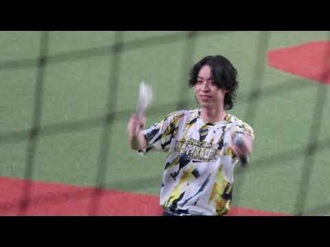 24/9/11 オリックスvsロッテ BsGravity 「TakeMe」② SAAYA NUI JUNKI - YouTube
