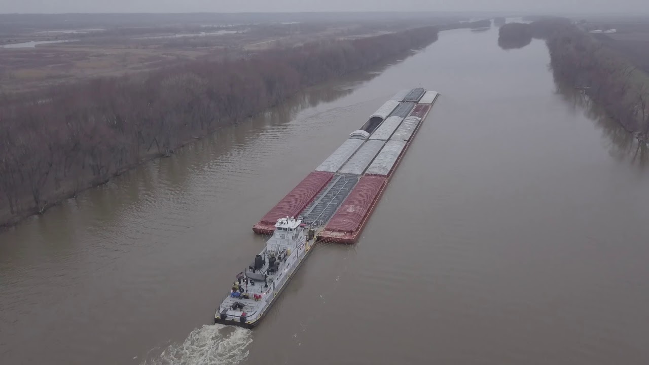 15 barge tow - YouTube