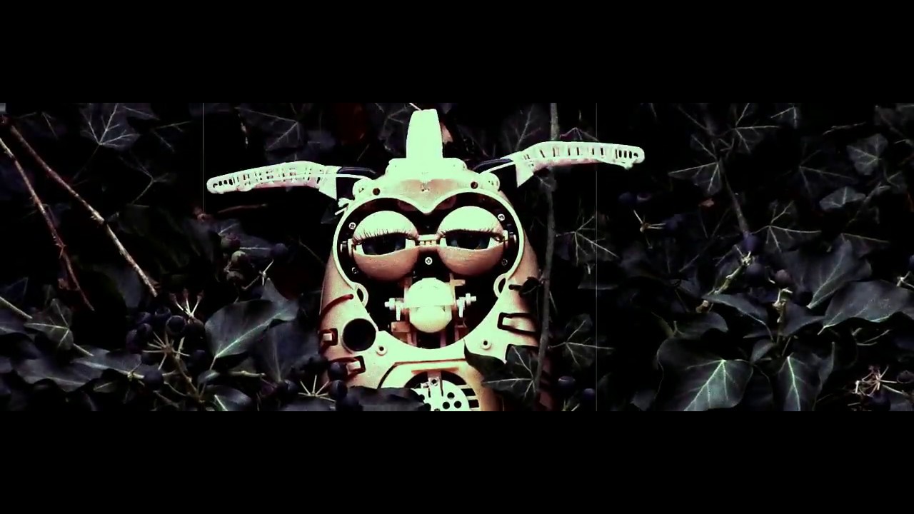 Creepy Skinless Furby Film - YouTube