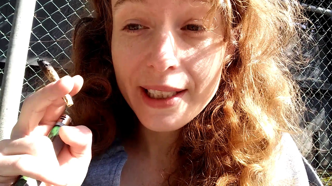 Ana Molly talks about legal weed, medical weed, celebrating 4/20 - YouTube