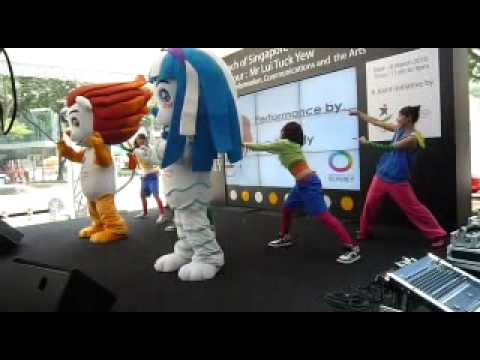 Singapore 2010 Mascots - Lyo and Merly @ Singapore 2010 Odyssey Launch ...