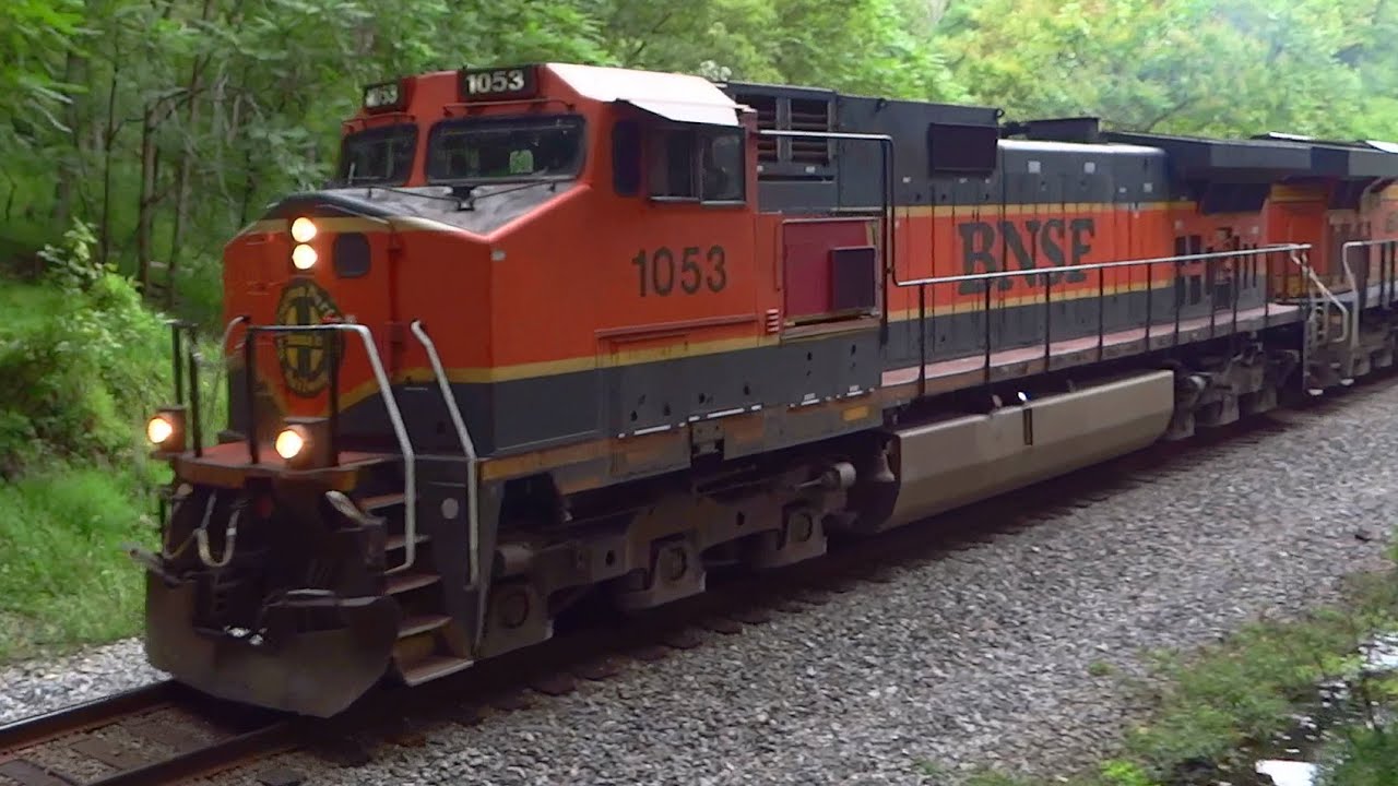 Burlington Northern Santa Fe On CSX Main Line - YouTube