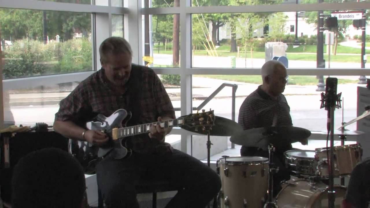 Dave Stryker, Steve Davis, Bobby Floyd - Blues at lunch at Ville Grill ...