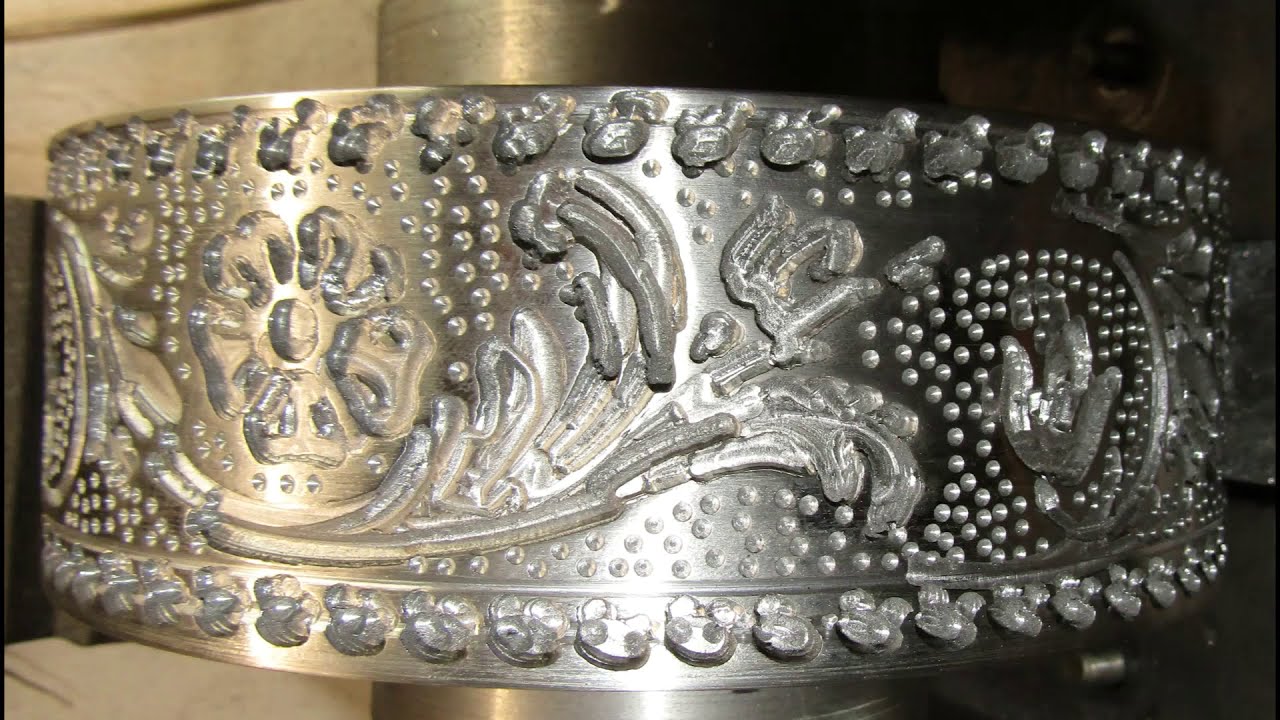 Rola pentru embosat lemnul cu modelul "floare mică". - YouTube