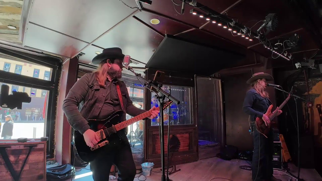 Aaron Nichols live at the Valentine March 21 - YouTube