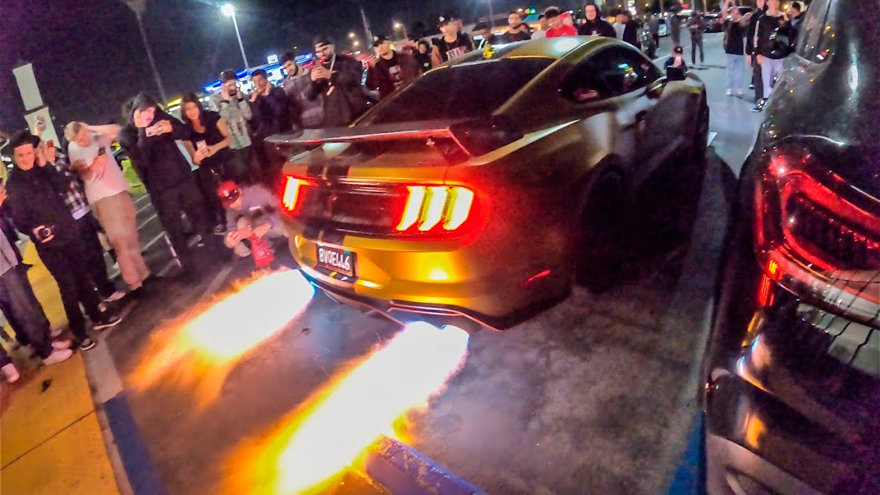 FIRE BREATHING MUSTANG GT500 TERRORIZES CAR MEET! - YouTube