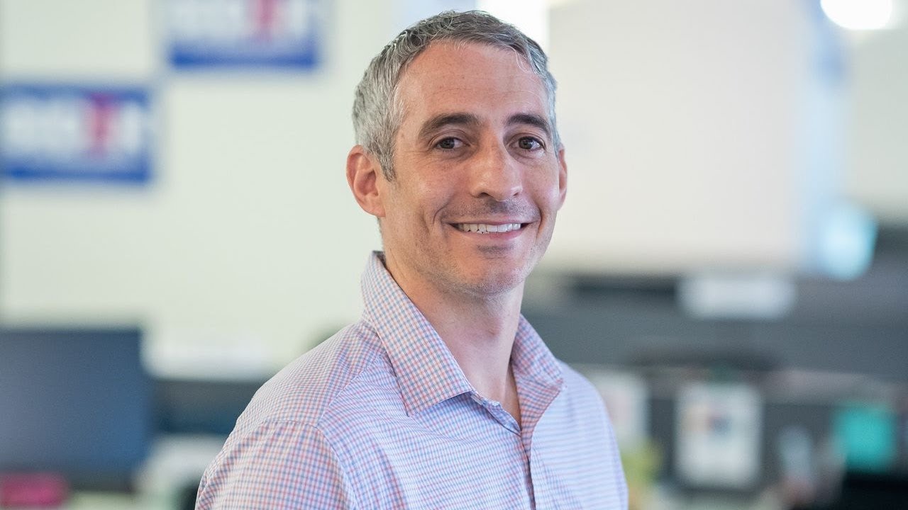 Chavez podcast #105 with Greg Schultz on advising the President, Veve ...