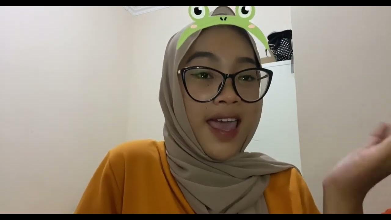 Self Introduction || Amanda Putri Ramadhani / ST. 10 - YouTube