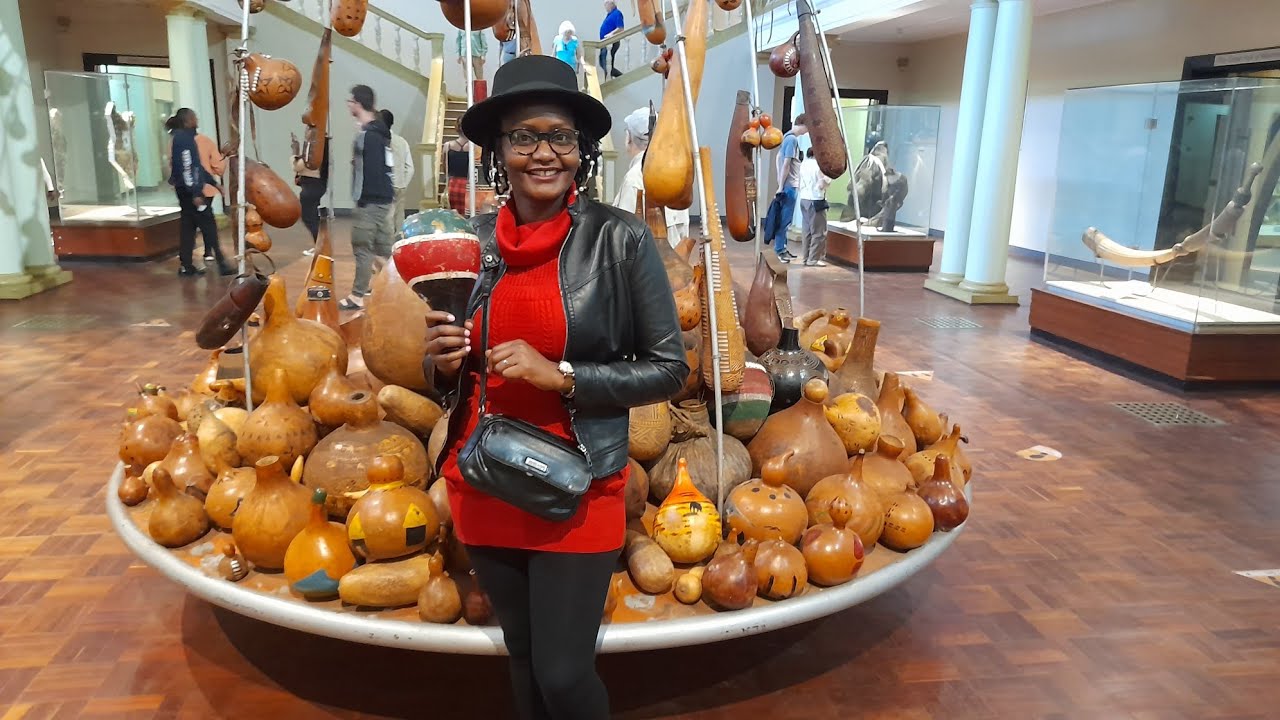 NAIROBI NATIONAL MUSEUM AND SNAKE PARK IN KENYA AFRICA. - YouTube