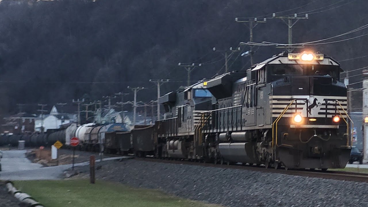 NS 1191 Leads 38G w/ Chessie Gondola Through Creighton, PA | 12-14-24 - YouTube
