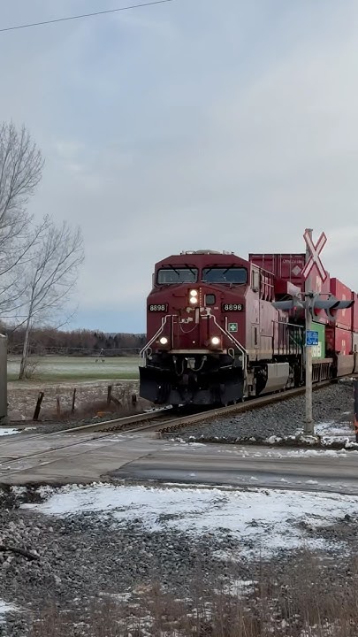 CP 8898 rolling through Spence - YouTube