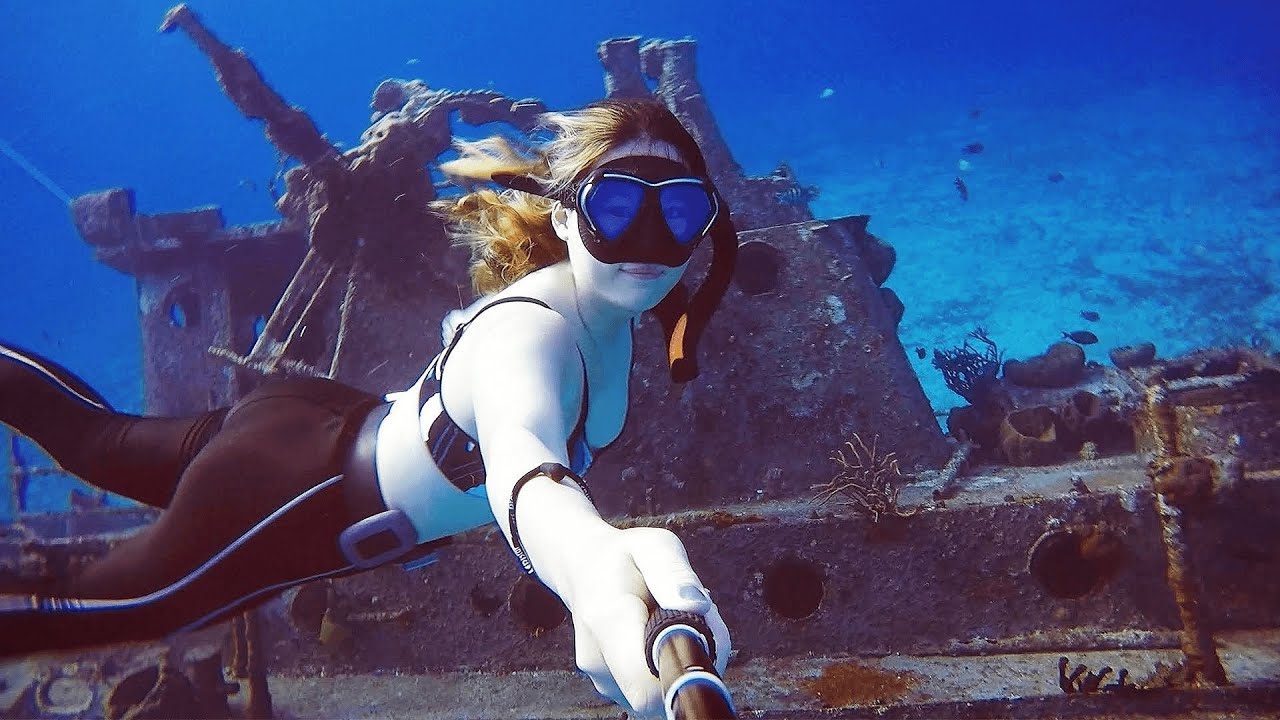 Sea Floor is the Limit | Aesthetic Freediving Footage - YouTube