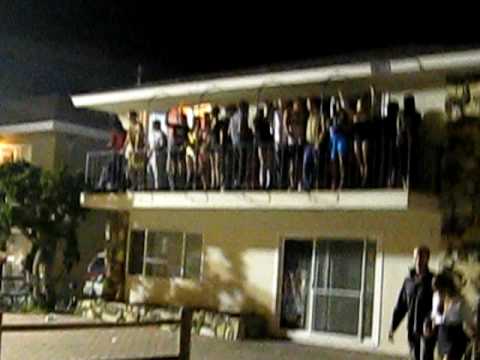 UCSB ISLA VISTA Halloween Block Party 10/30/09 - YouTube