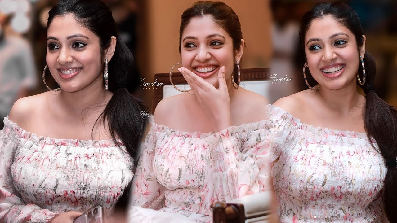 Veena Nandakumar Attending A Function - YouTube