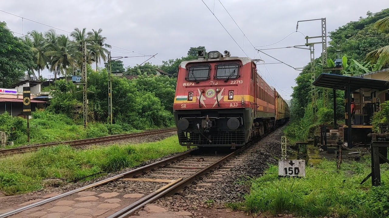 Thunderbolt AJJ WAP4(22713) leading Ernad Express going towards ...