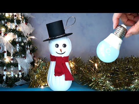 How to make a SNOWMAN with light bulbs used to decorate CHRISTMAS ...