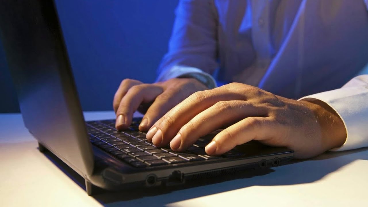 Catching the Catfishers & Methods for Spotting Digital Predators - YouTube