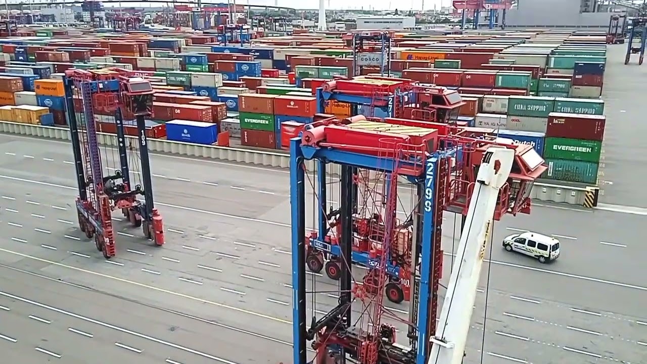 Port Container ship CTT - YouTube