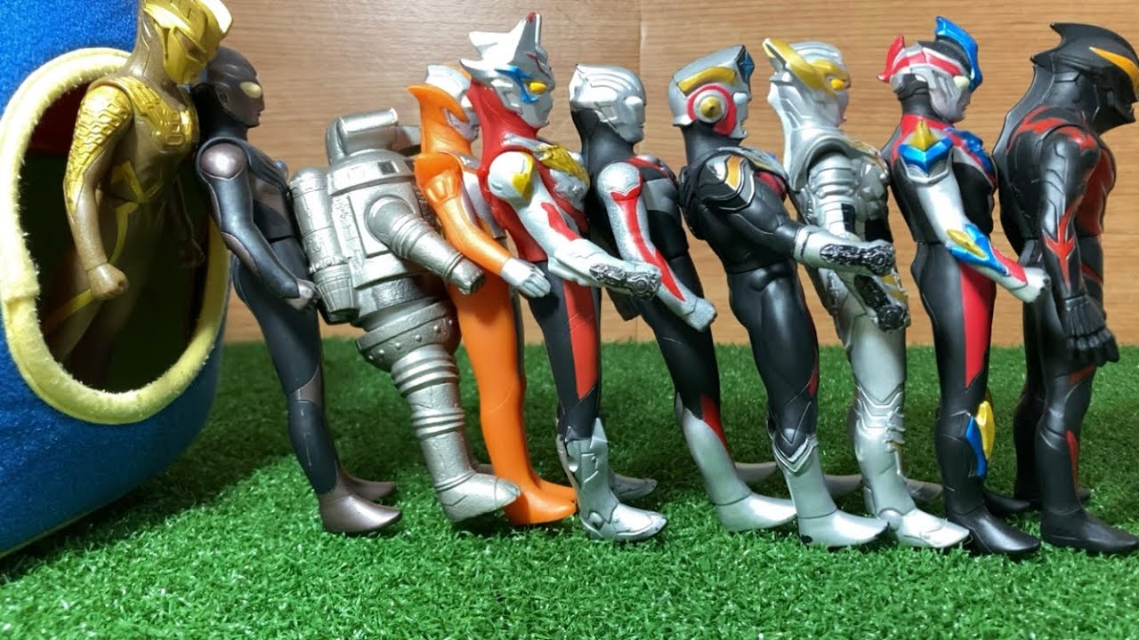 Black Ultraman Stand In Line ultraman toy black-ultraman-stand-in-line-ultraman-toy