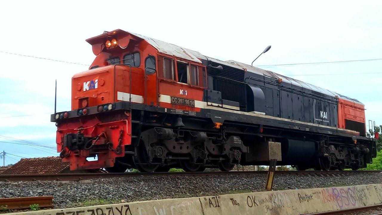 Mendung-mendung kok Hunting??? 🤔🤔🤔 | kereta api | CC 205 | CC 202 ...