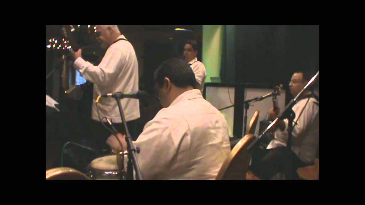 RICKY SALAS PLAYING WITH QUIMBOMBO-bolero.wmv - YouTube