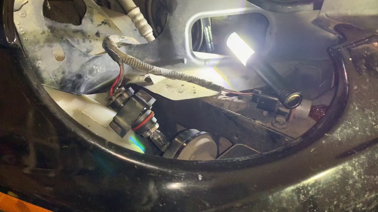 Katie’s Dodge Neon Gets Headlight bulbs replaced - YouTube