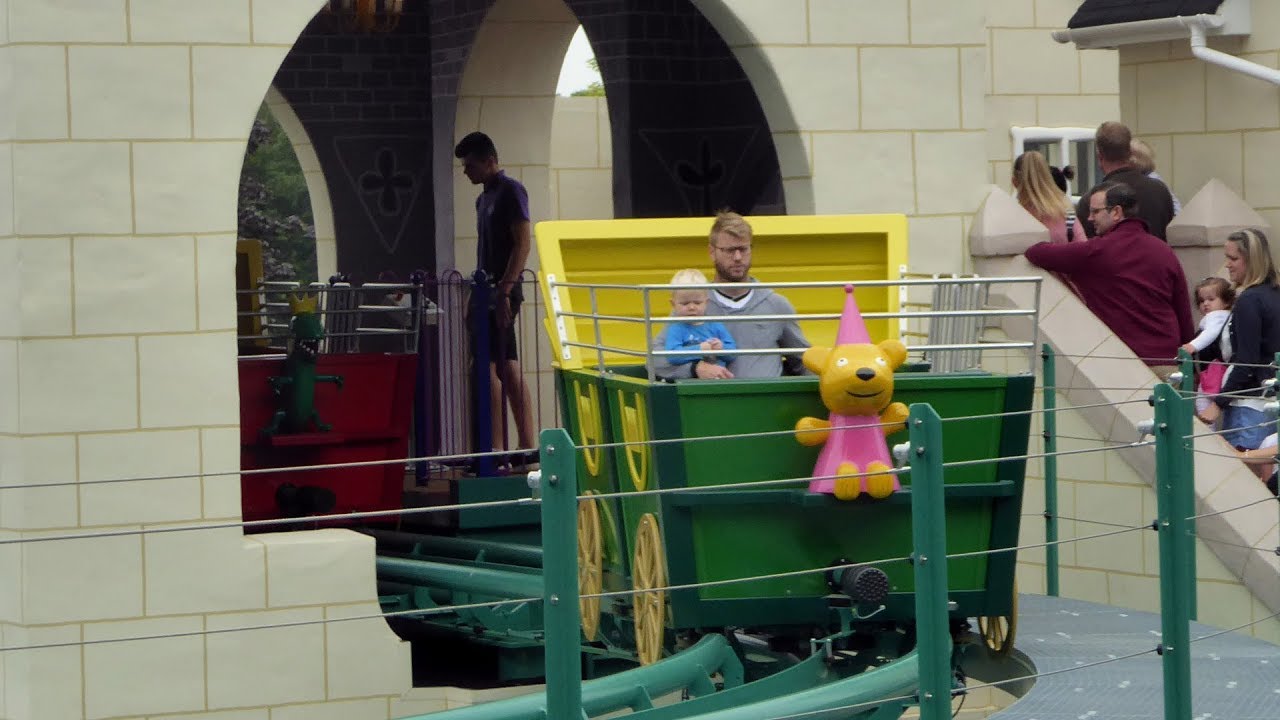 The Queen's Flying Coach Ride ON RIDE POV | Peppa Pig World Paultons ...