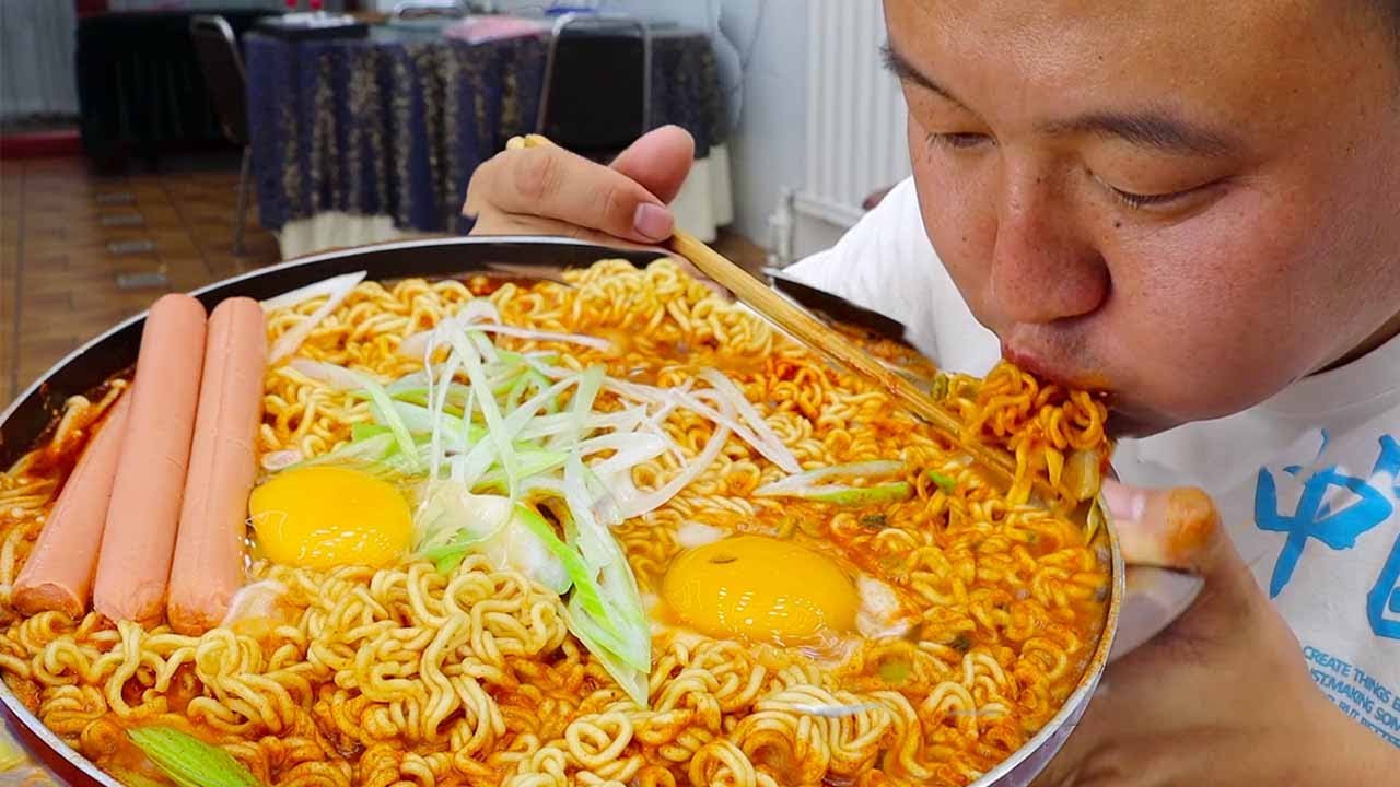 Chinese Food Show | Four Packs Of Instant Noodles, Aqiang Makes A ...