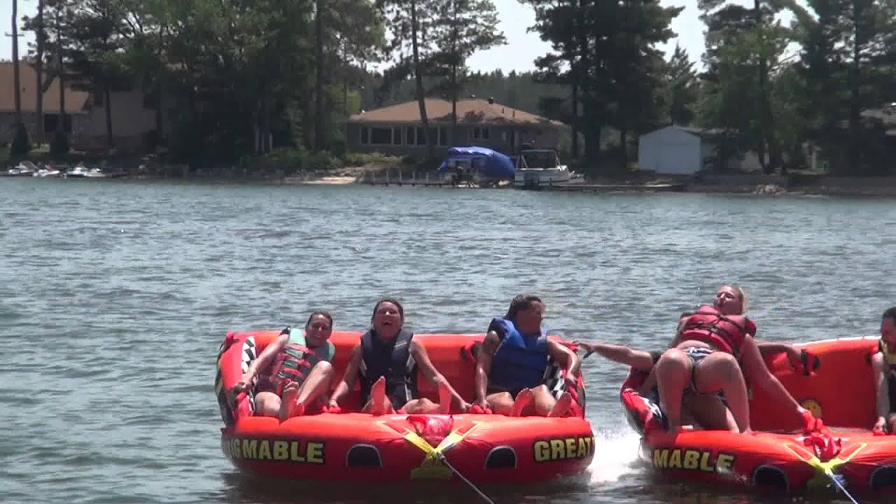400 horsepower Pontoon with Girls bouncing on the Tubes - YouTube