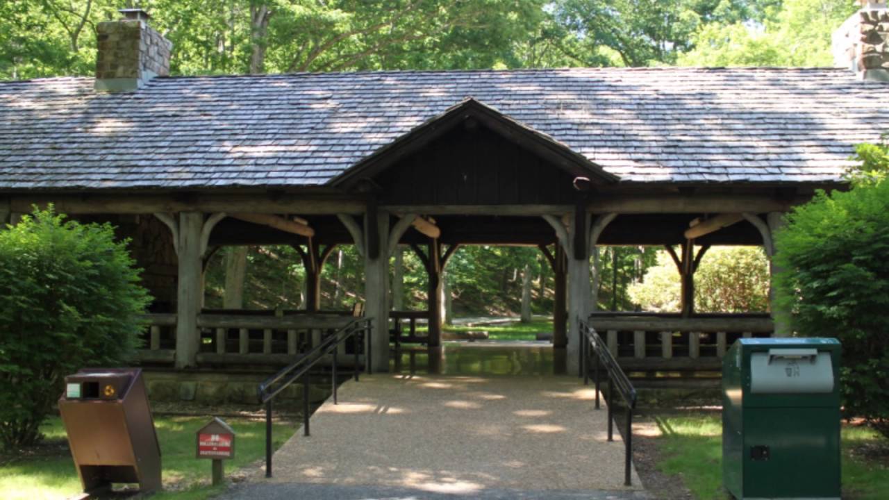 Hiking Around Sherando Lake Recreation Area, Virginia. - YouTube