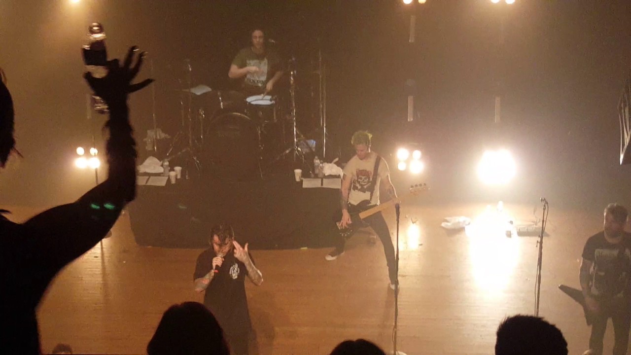 Falling In Reverse Raised By Wolves Live - YouTube