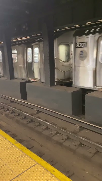 Broad Street-bound R143 J train at Delancey Street - Essex Street - YouTube