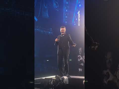 Justin Timberlake, Konser Sırasında Türk Hayranıyla Fotoğraf Çekildi