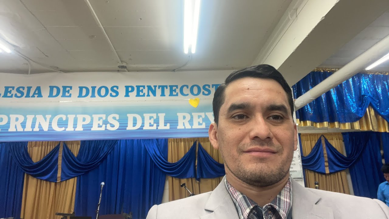 Sandro Pineda está en vivo - YouTube