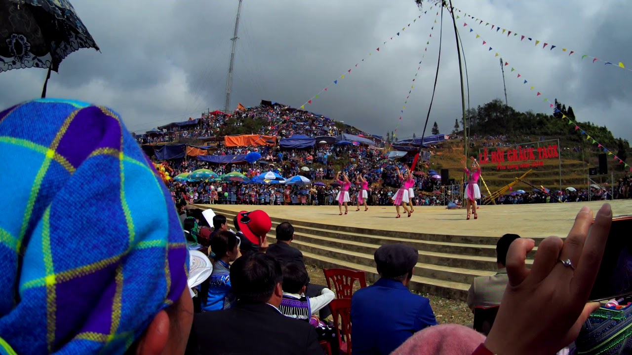 Hauv toj nyob tojsiab pha long - YouTube