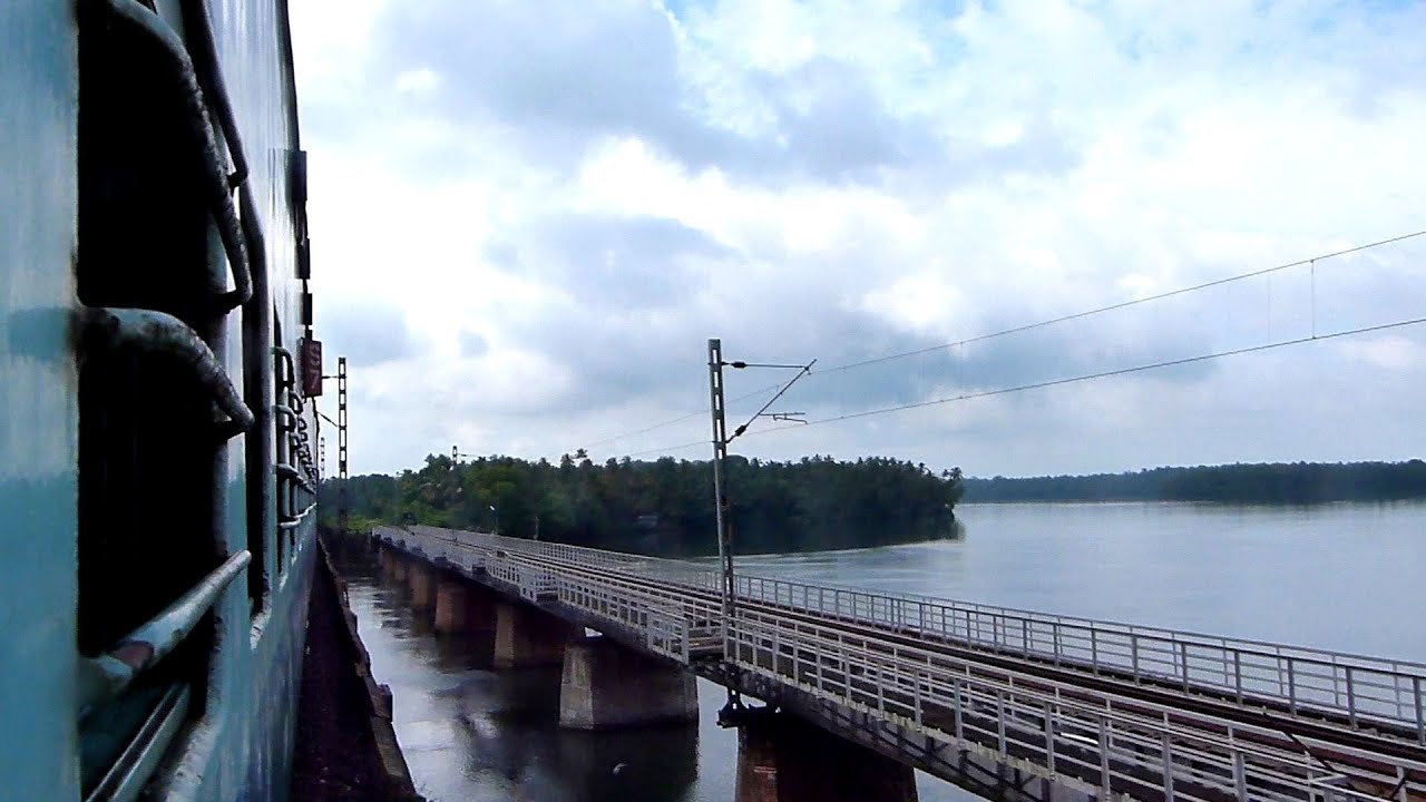 PERUMON RAILWAY BRIDGE ASHTAMUDI LAKE KERALA - YouTube