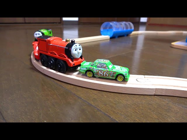 Thomas Wooden Railway. Roundhouse & Slope Parking | mania japansong ...
