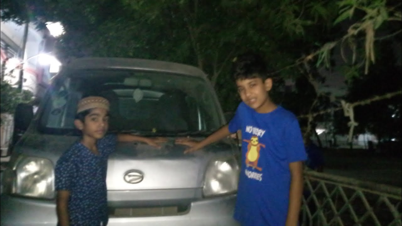 Last to leave car hand car haim win - YouTube