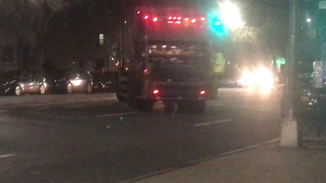 WHAT A FUNNY GARBAGE TRUCK! - YouTube